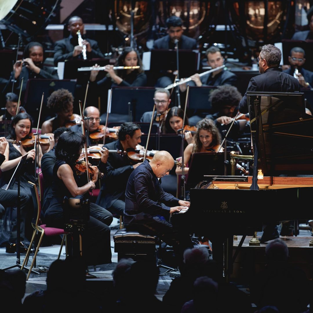 PROM 66: CHINEKE! PLAY TCHAIKOVSKY’S ‘PATHÉTHIQUE’ | London, Royal ...